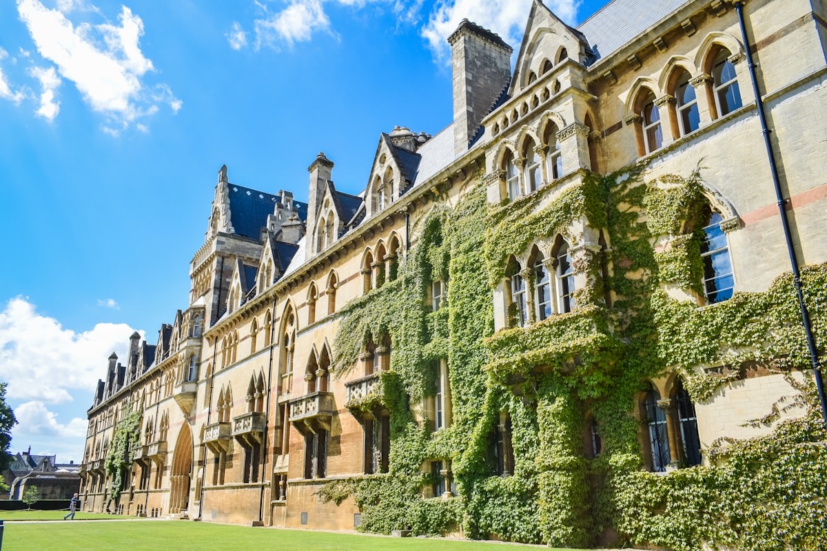 10 U.S. Colleges That Offer the Most Financial Aid to International ...